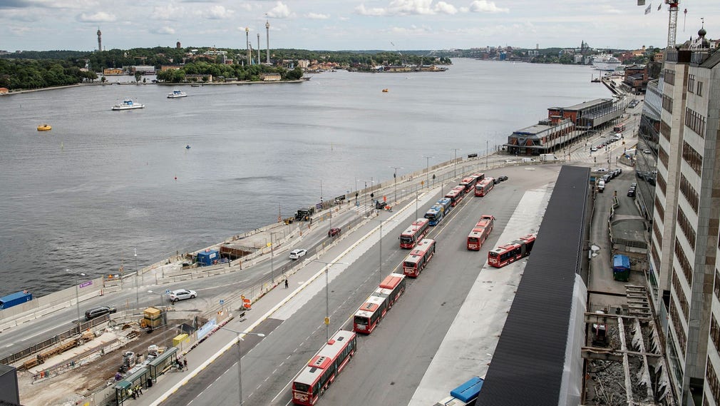 Försenat Slussen-bygge kan tvinga Nackabussarna att flytta - DN.se Försenat Slussen-bygge kan tvinga Nackabussarna att flytta - DN.se